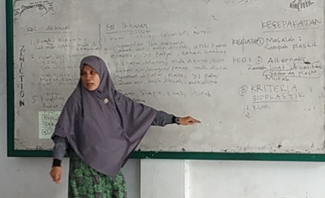Pembuatan Bioplastik Melalui Pendekatan STEM di SMA Terpadu ...
