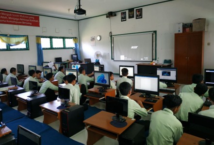 Pembuatan Bioplastik Melalui Pendekatan STEM di SMA Terpadu ...